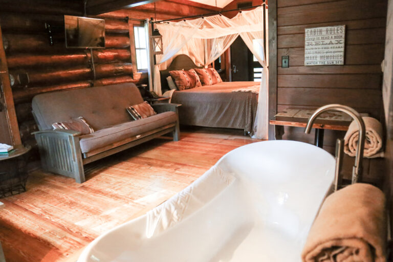 Cabins - White Pines Lodge