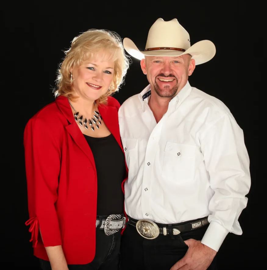 Gordy & Debbie's "Reminiscing" - White Pines Lodge